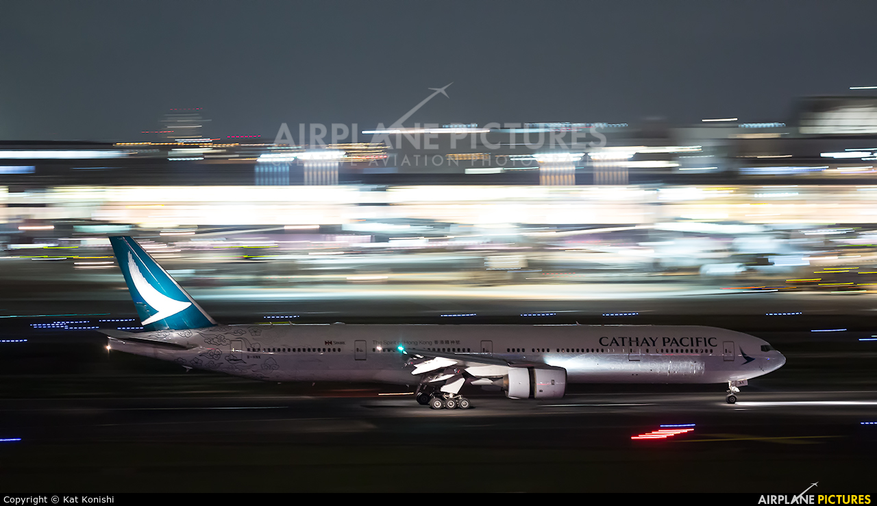 B-HNK - Cathay Pacific Boeing 777-300ER at Tokyo - Haneda Intl | Photo ...